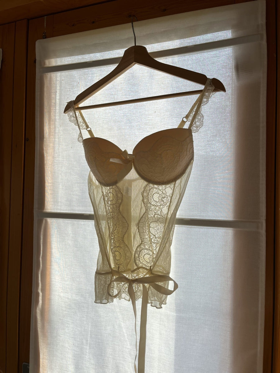 Princess Cream Bustier | ani vintage – Ani Vintage